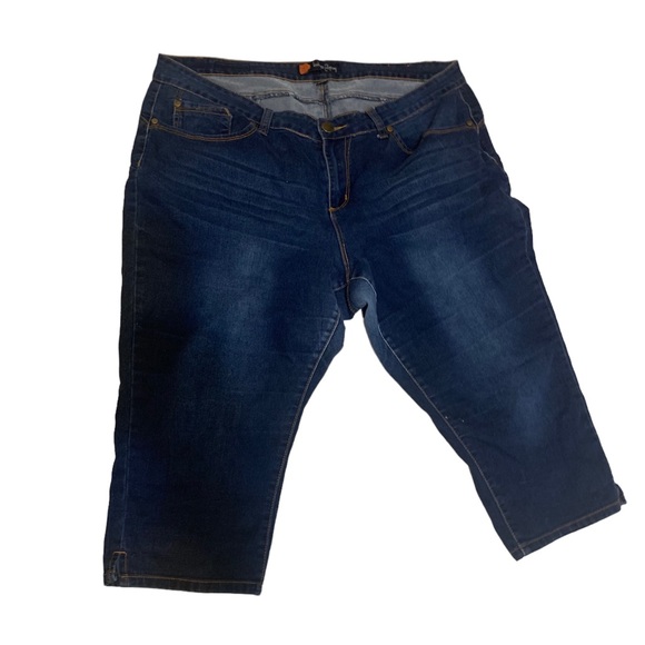 Indigo Poppy | Jeans | Capri Jeans Size 8 Indigo Poppy Blue Wash Like ...